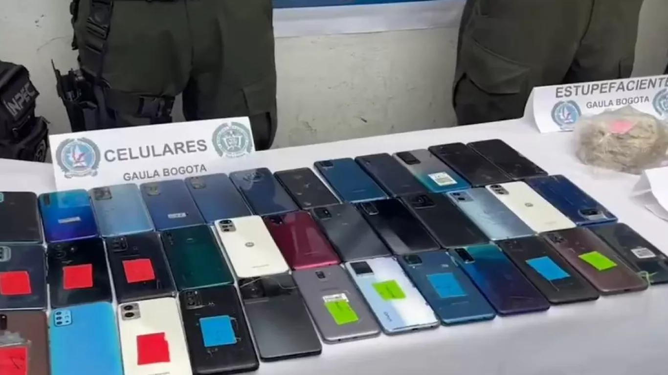 Golpe a la extorsión: 167 celulares y 250 SIM cards incautadas en operativo en tres cárceles en ...